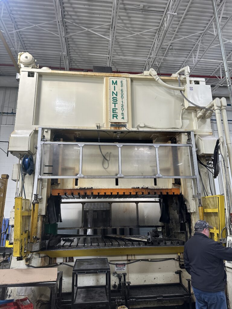 600 Ton Minster 120" x 60" - General Machinery LLC